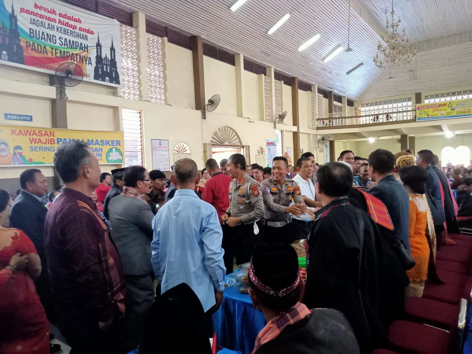 Dua adat yang berbeda namun tetap menjadi satu kesatuan menjalin ...